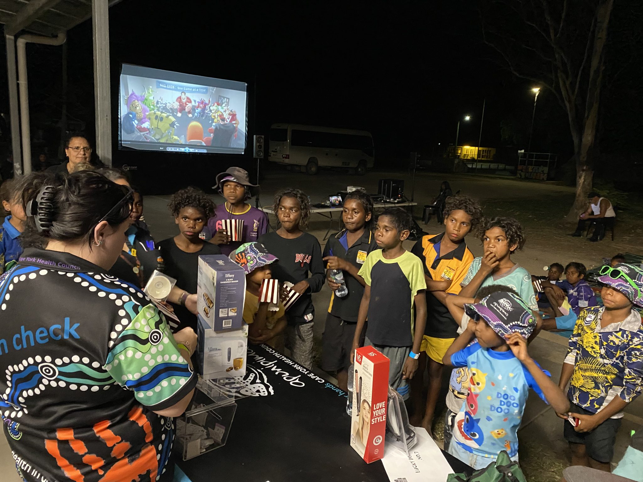 Apunipima hosts movie night in Kowanyama to combat smoking - Apunipima